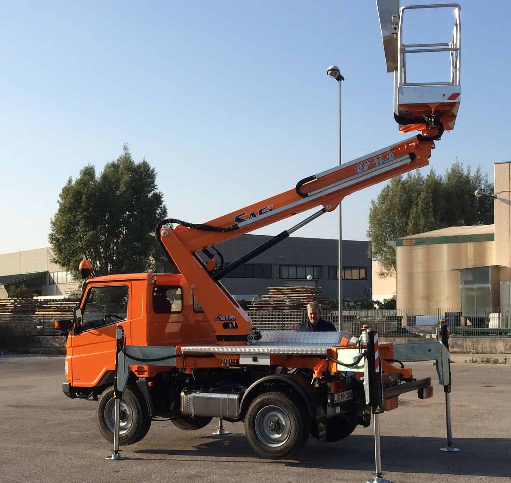 Hydraulischer Teleskop Hubsteiger SC11S | HEN Gebrauchtmarkt